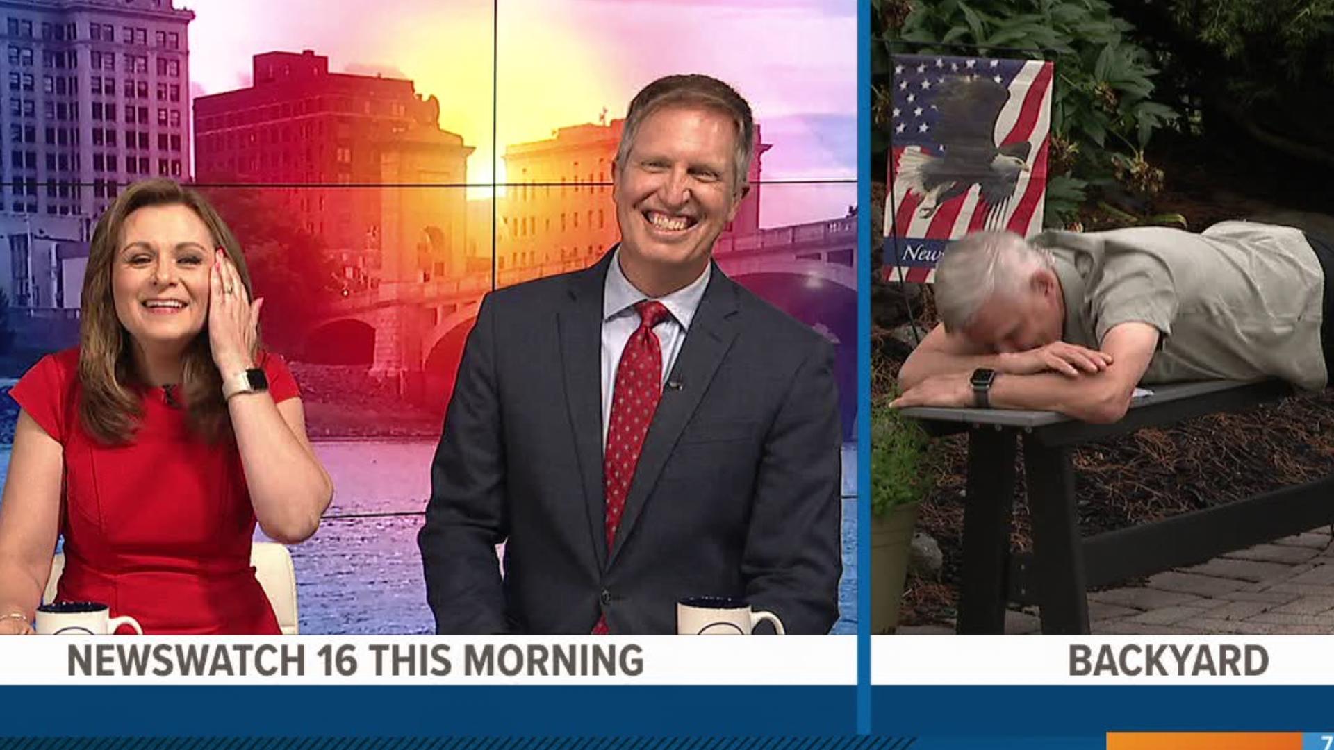 United Airlines passenger sues after reportedly being pulled from plane bathroom | wnep.com