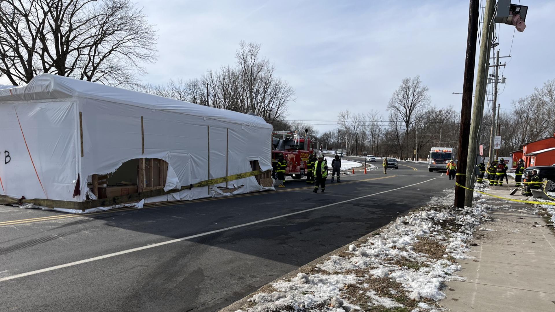Modular home falls off trailer in Nescopeck | wnep.com