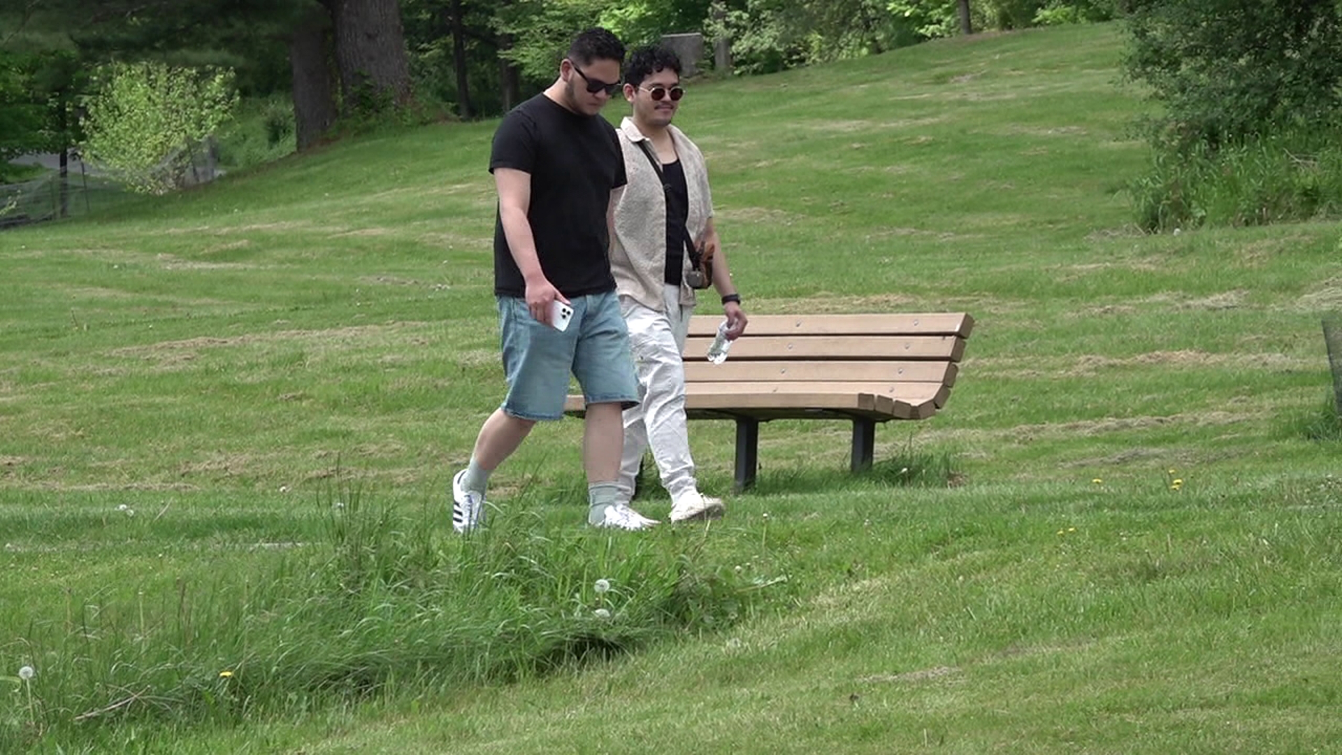 Warm weather draws crowds to Lackawanna State Park | wnep.com