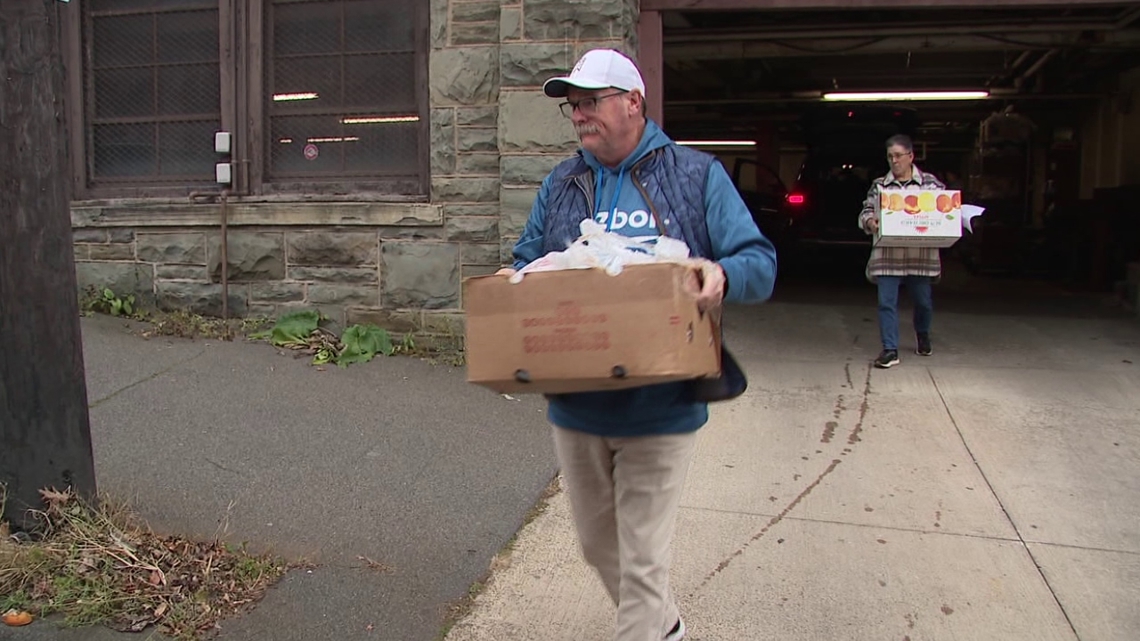 Volunteers in Scranton helping to feed more than 1,900 people this ...