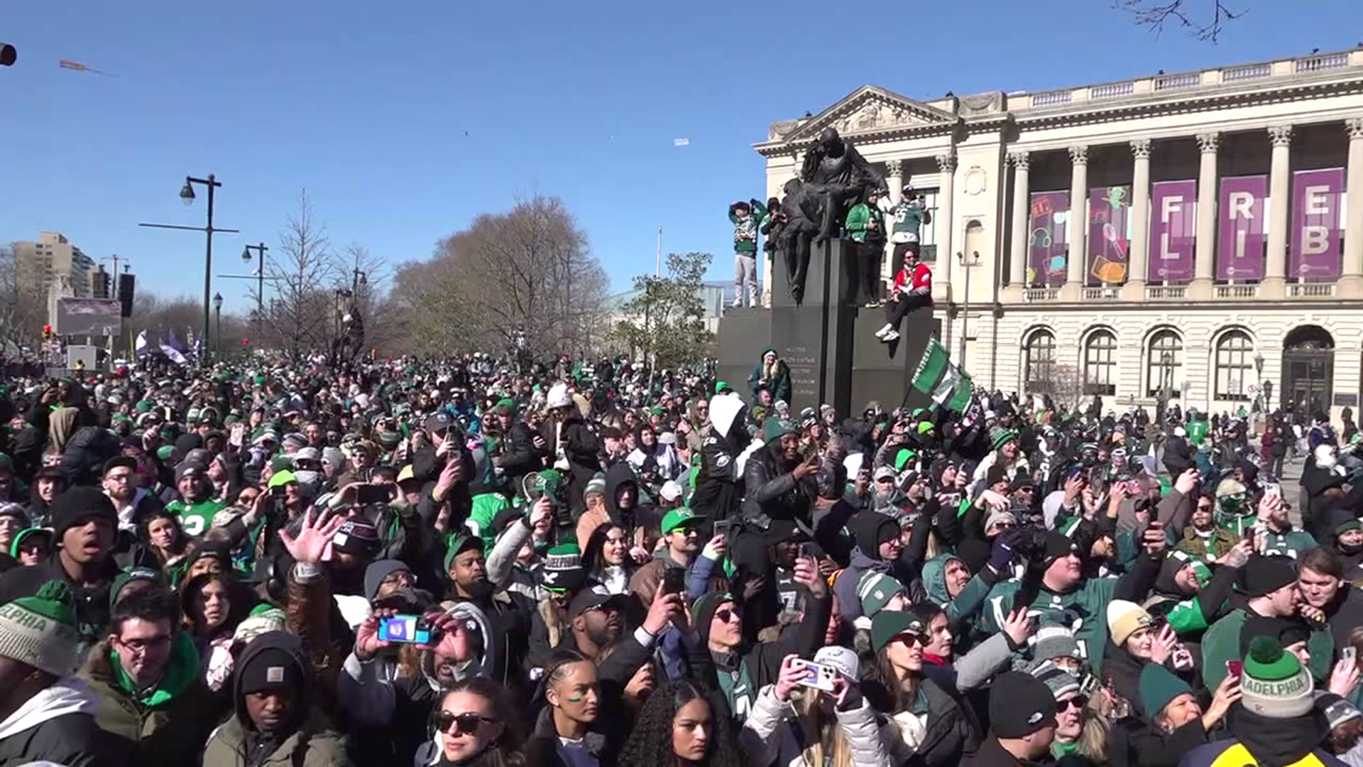 Eagles soar through Philadelphia's streets for victory parade | wnep.com
