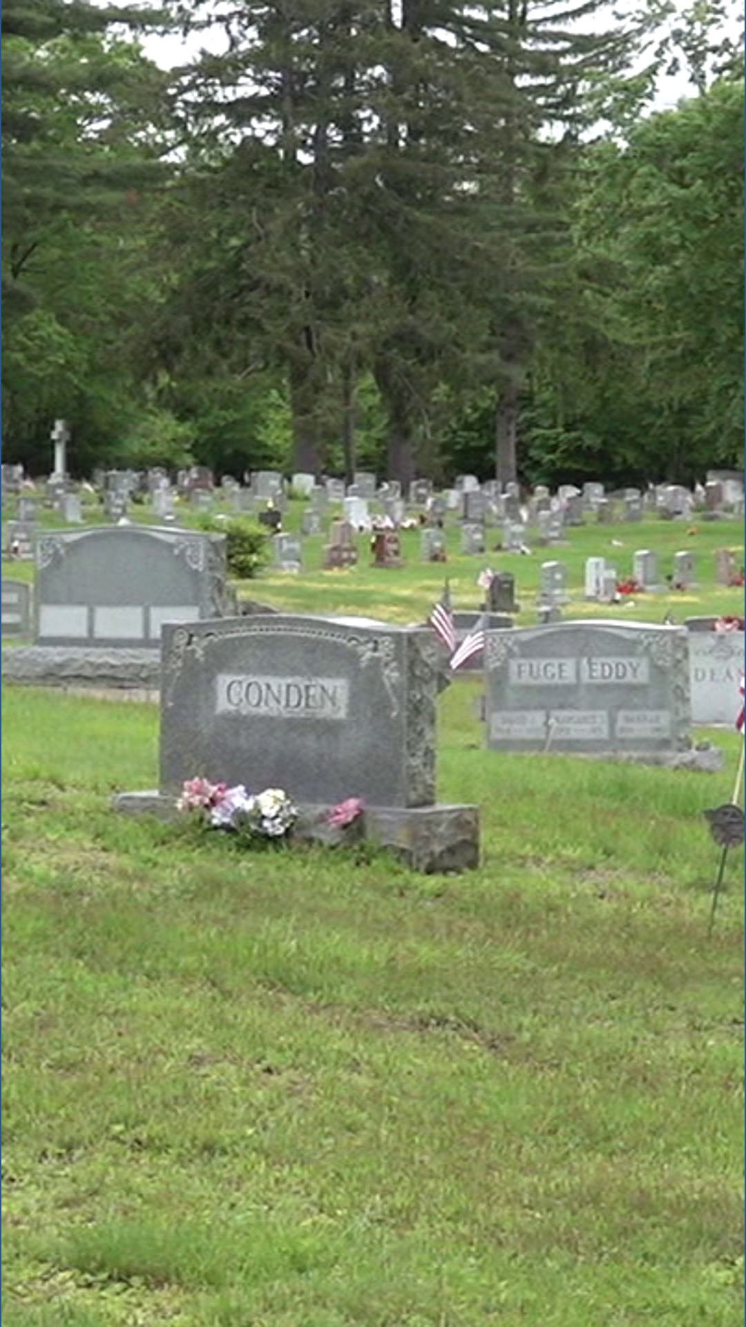 Veterans without visitors at Dallas cemetery after April bridge ...