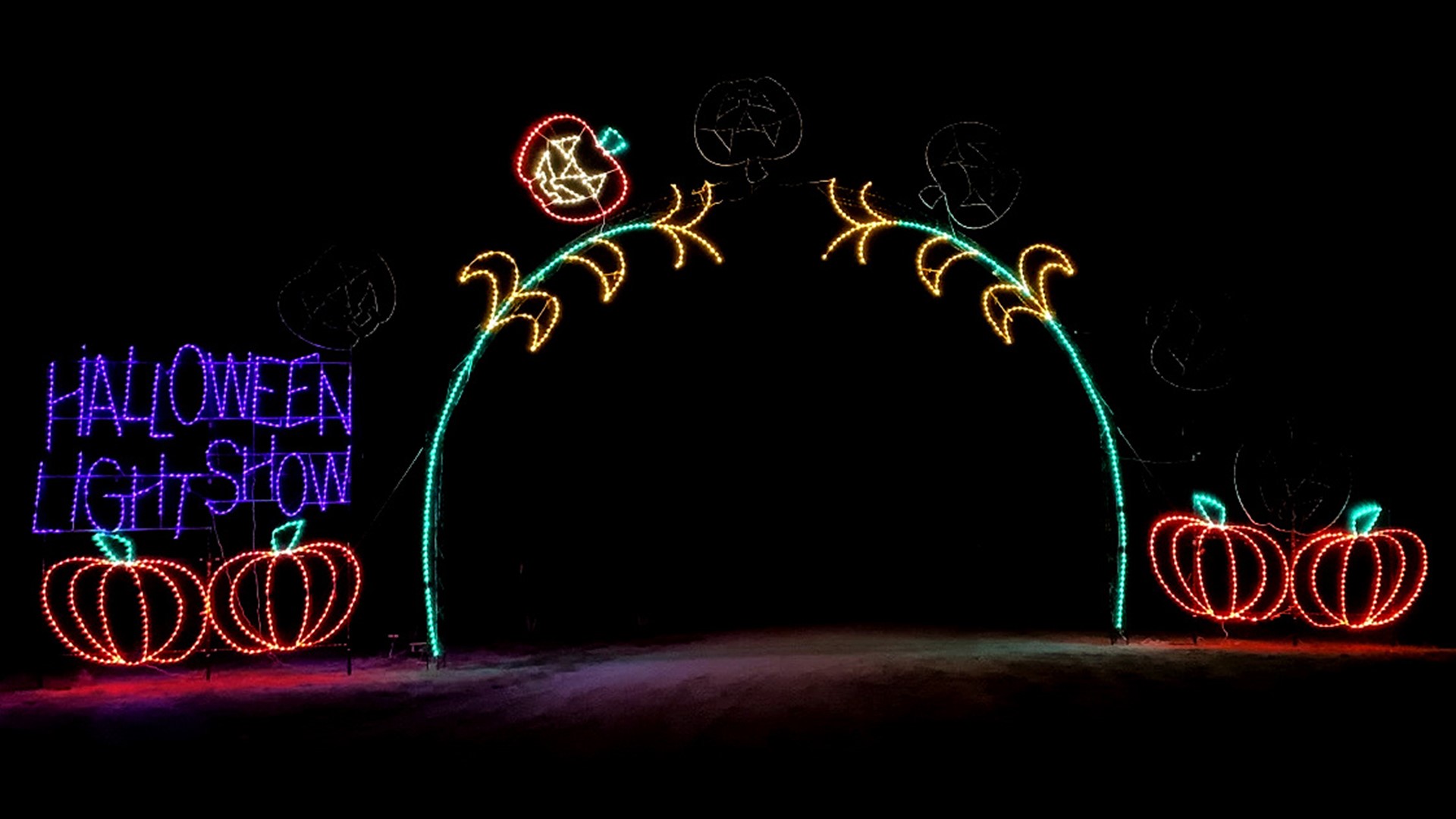 New Halloween Light Show At Lakeland Orchard Cidery Wnep New Halloween Light Show At Lakeland Orchard Cidery Wnep