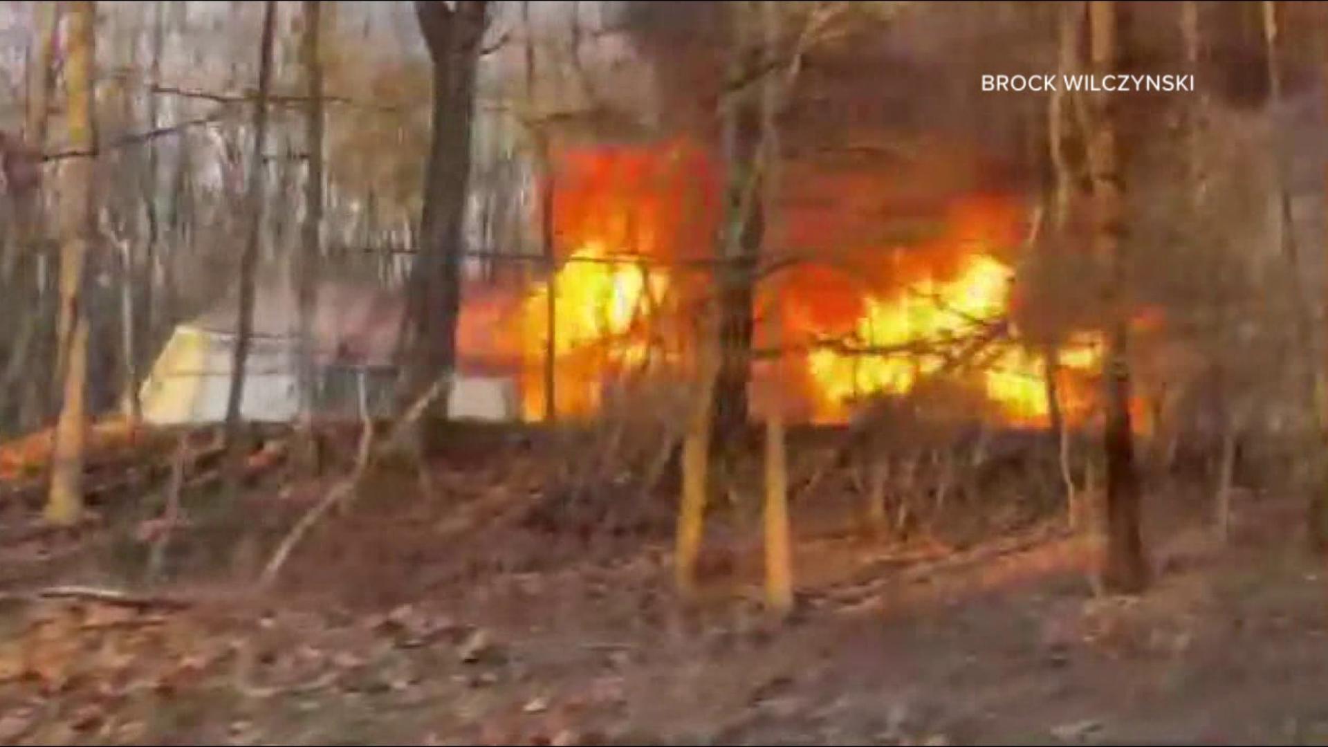 Car crashes into Detroit Metro Airport terminal | wnep.com