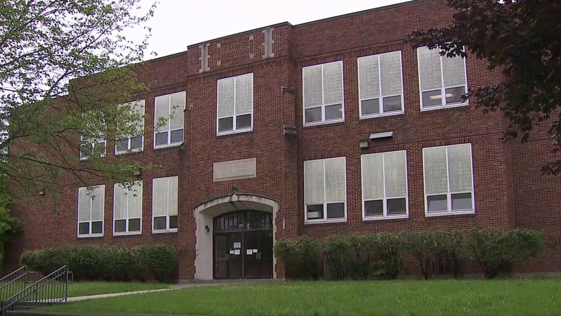Volunteers breathe new life into Ramsey Elementary building in ...