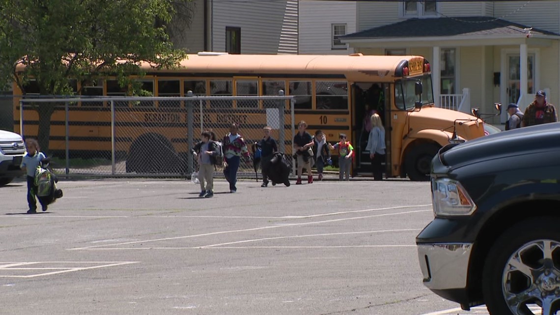 Robert Morris Elementary Students, families adjust to closure | wnep.com