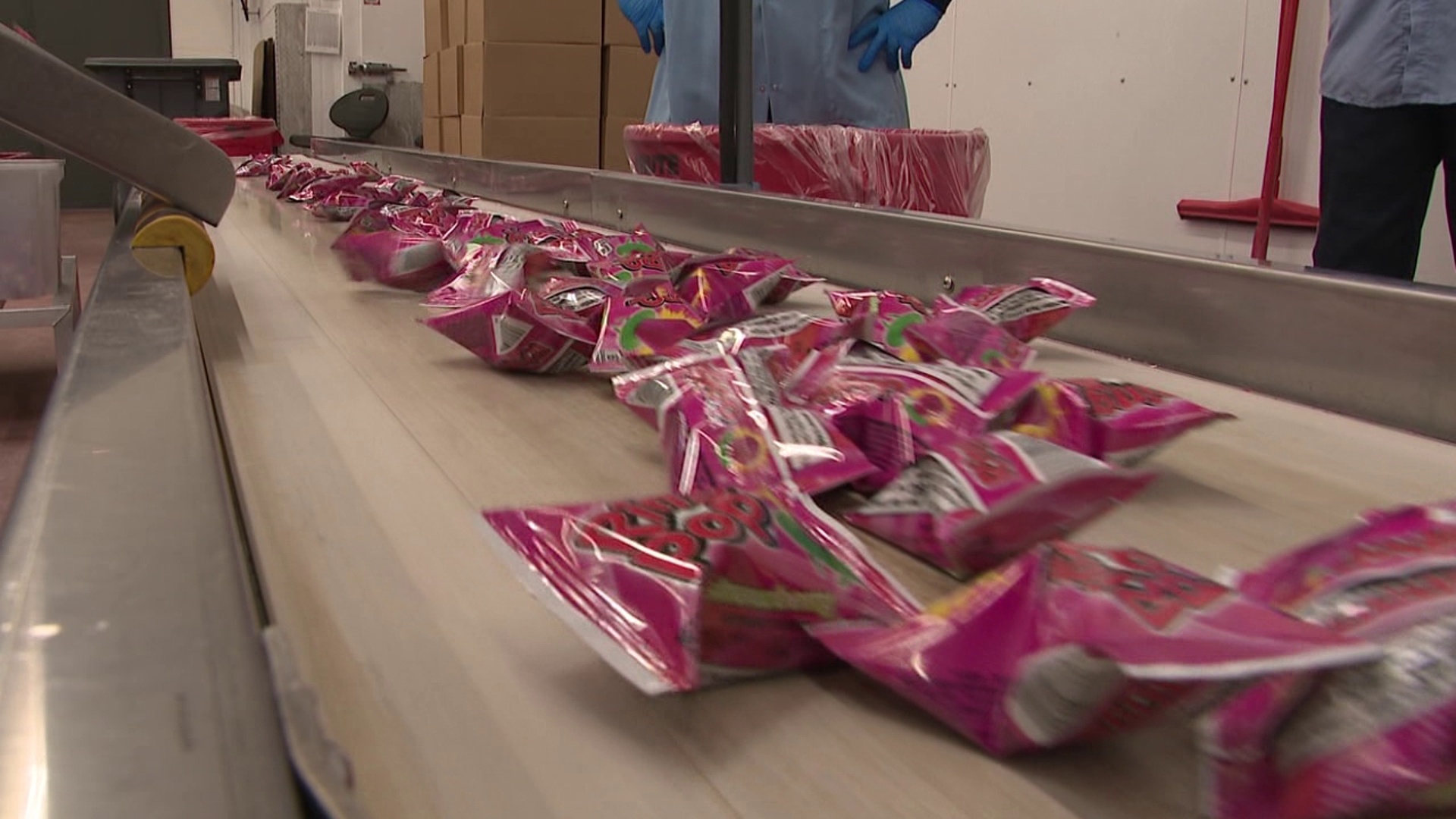 Sweet traditions continue at Bazooka Factory in Moosic | wnep.com