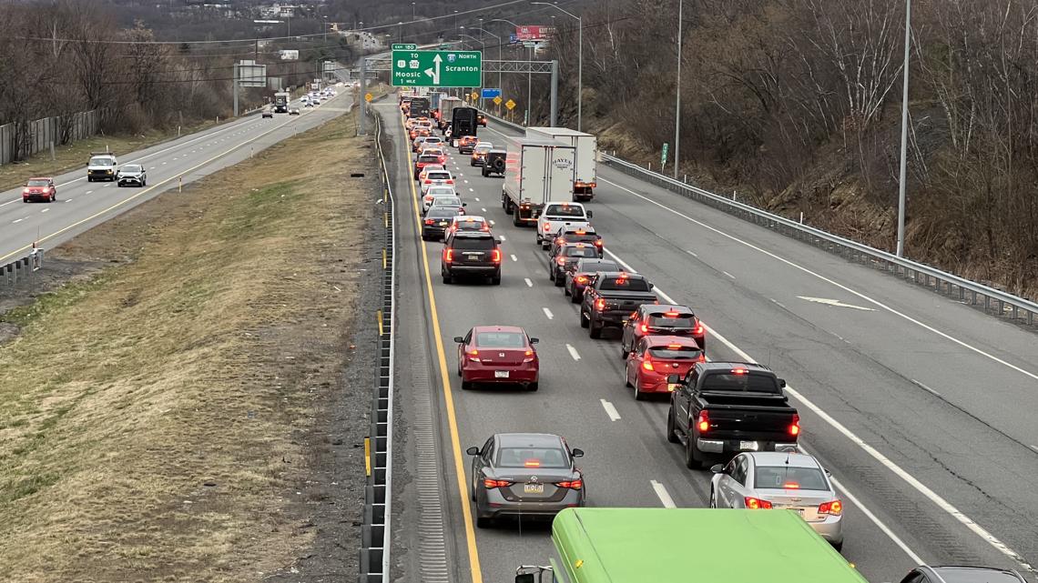 Lanes reopen after multi-vehicle crash on I-81 northbound near Moosic ...
