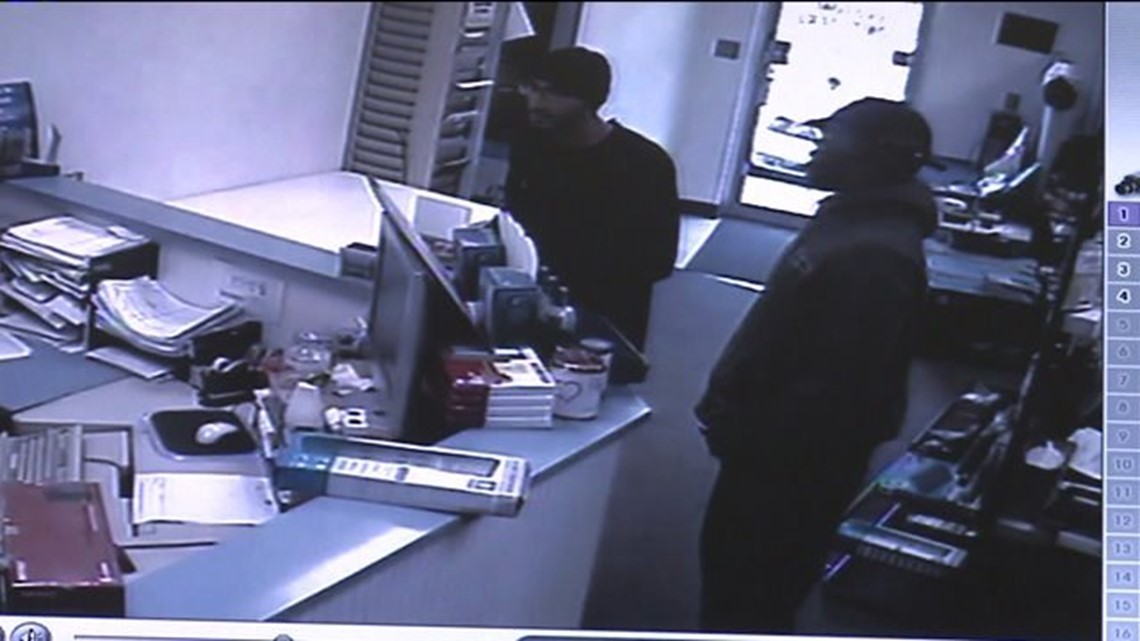 Video Shows Computer Store Employees Attempting to Stop Alleged Thieves ...