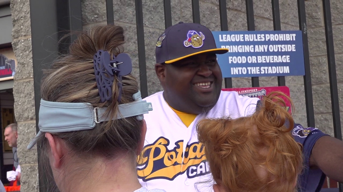 Rhashan West-Bey Spreads Joy at Williamsport Crosscutters | wnep.com