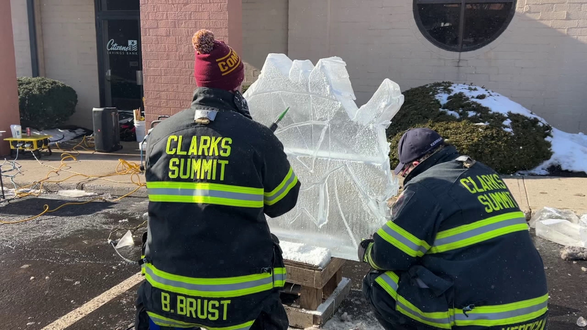 Ice carving competition closes out Clarks Summit Ice Fest | wnep.com