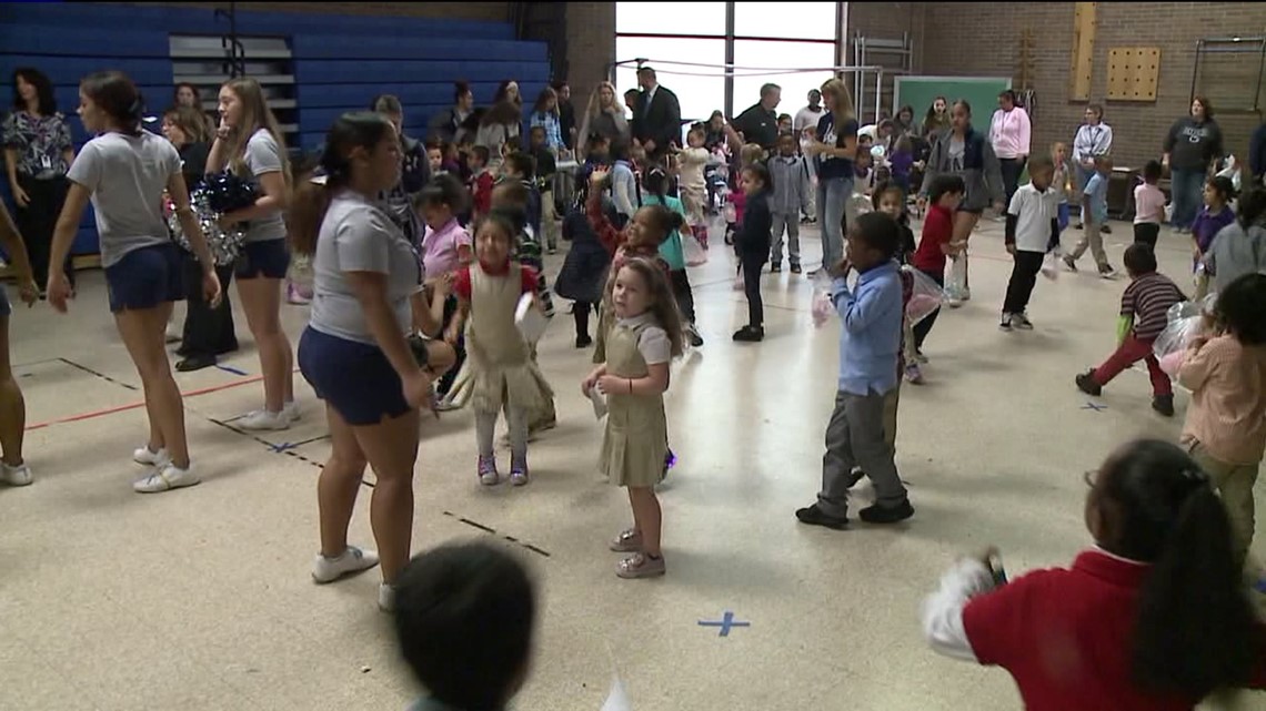 ‘Bulldog Bucks’ for Good Behavior | wnep.com