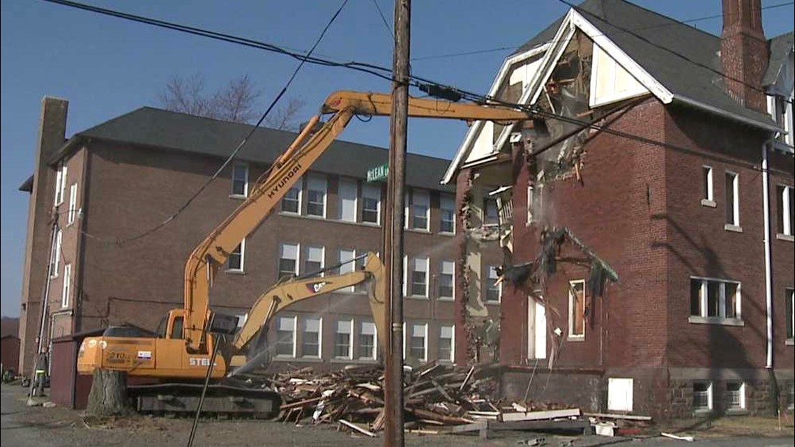 Convent Demolition Draws Onlookers, Strong Emotions | wnep.com