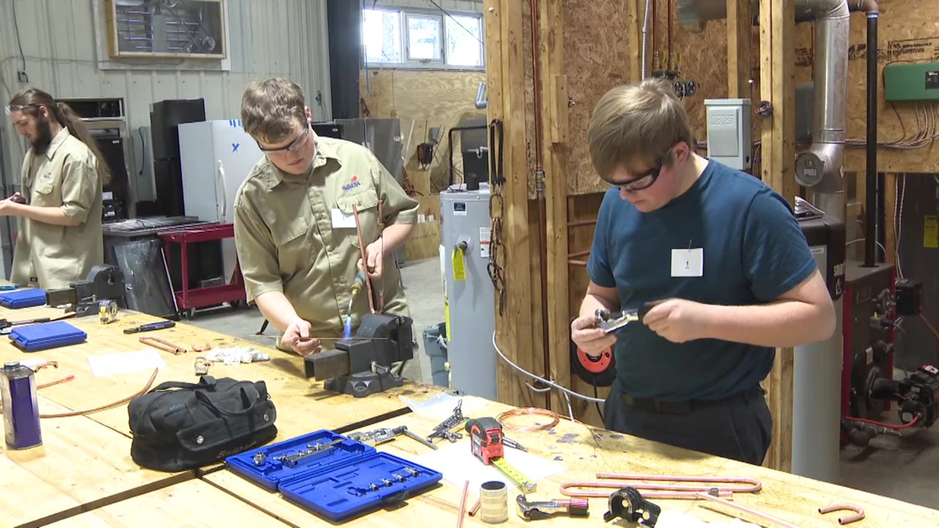 Students compete in SkillsUSA contest in Lackawanna County | wnep.com
