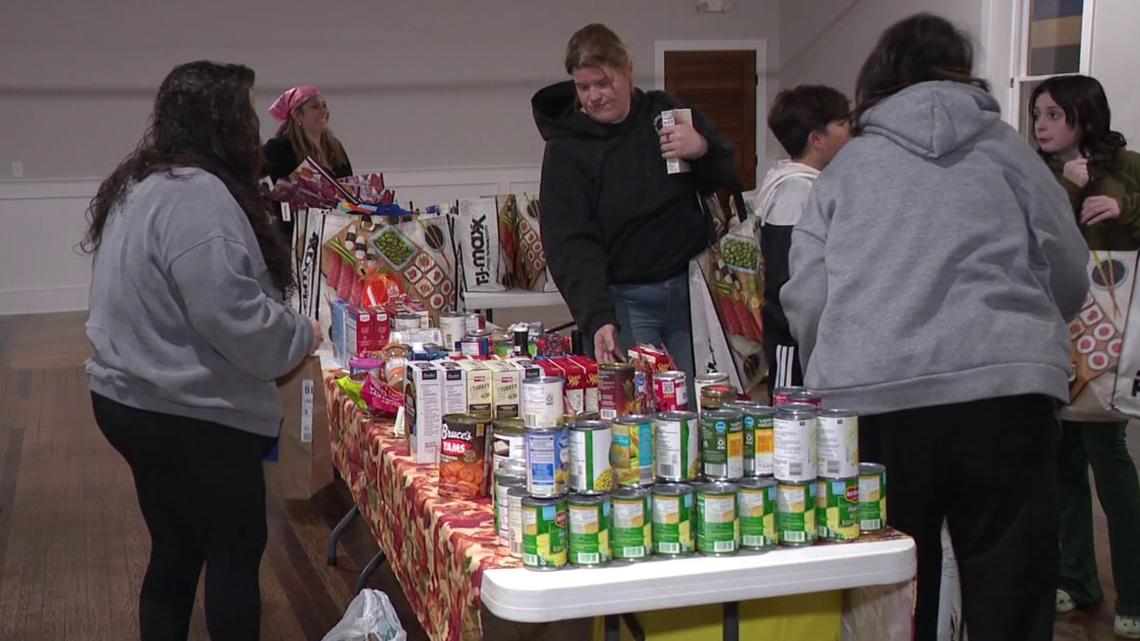 Five friends give out free food to folks for Thanksgiving in Monroe ...