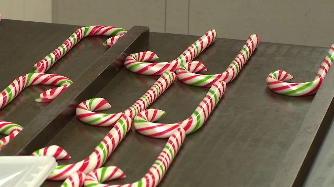 Handmade candy canes spread Christmas joy in Union County | wqad.com
