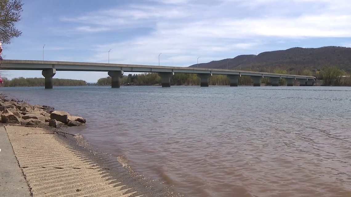 Locals enjoy sunny Earth Day at Susquehanna State Park | wnep.com