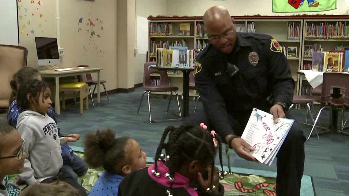 Kids Thank Cops on Law Enforcement Appreciation Day | wnep.com