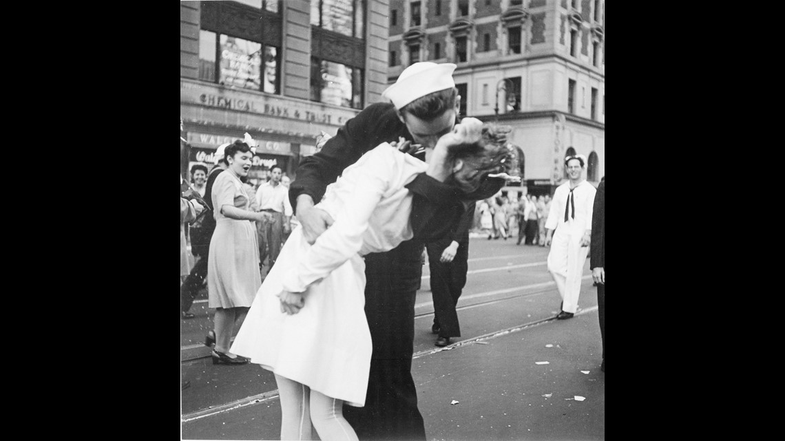 Soldier Kissing Girl In Time Square