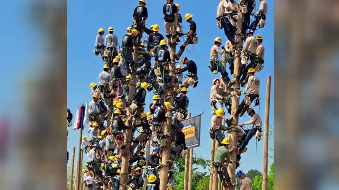 Luzerne County lineman adds to 'Christmas Tree' | wnep.com