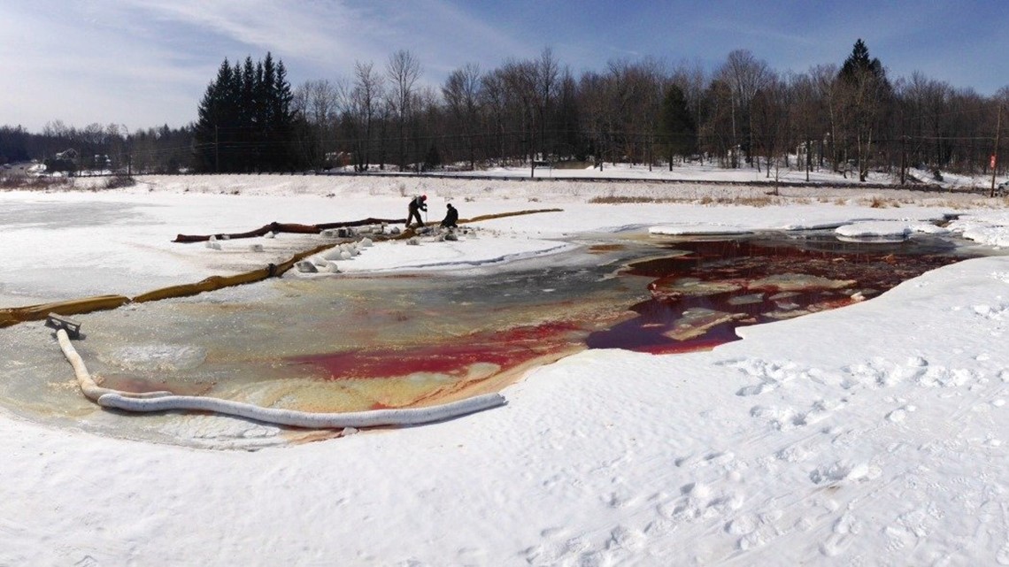 Oil Leaking Into Lake Ariel | wnep.com