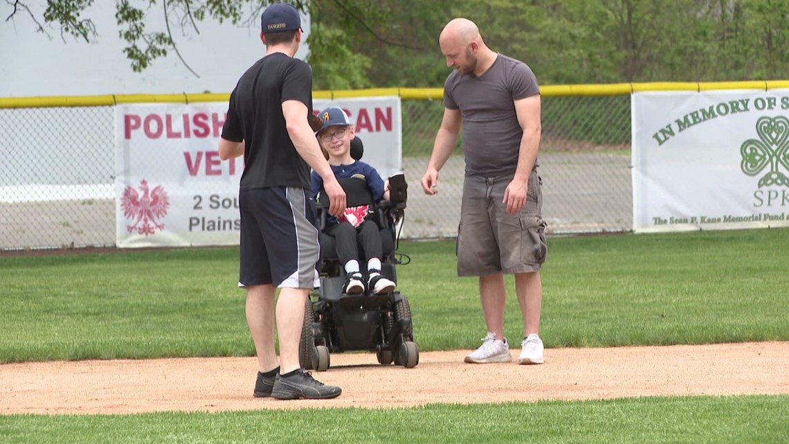 Challenger Little League holds opening day | wnep.com