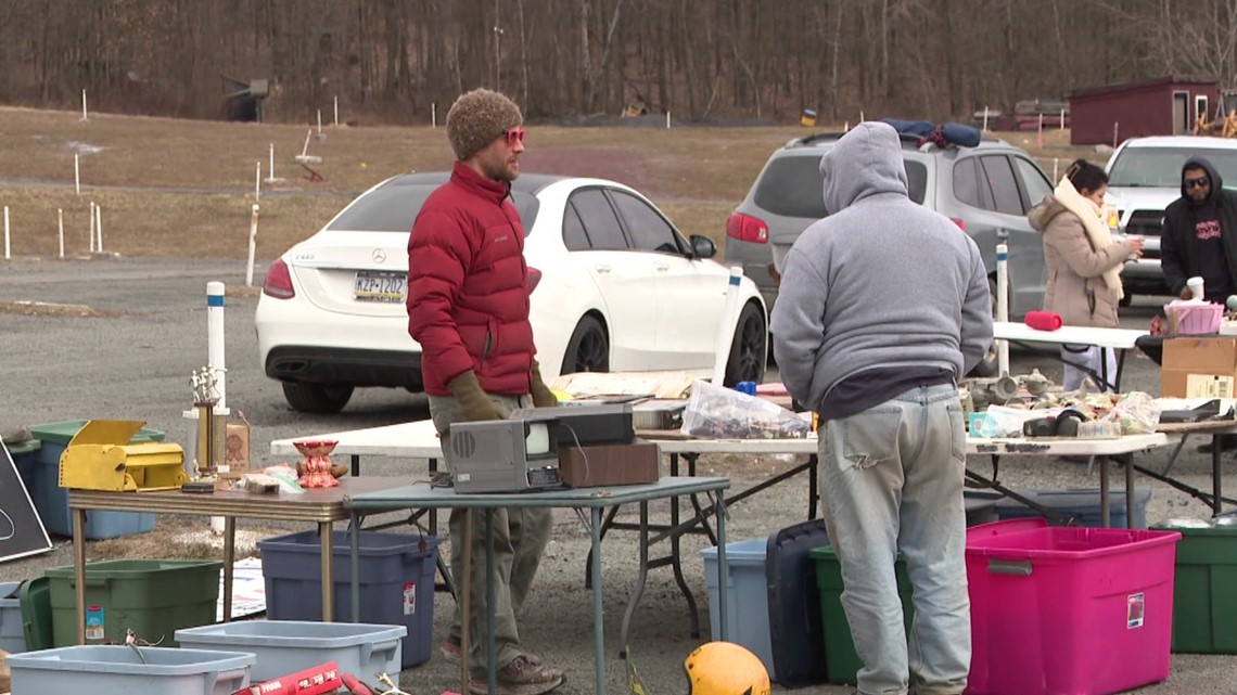 Flea market at the Circle Drive-In is open in Dickson City | wnep.com