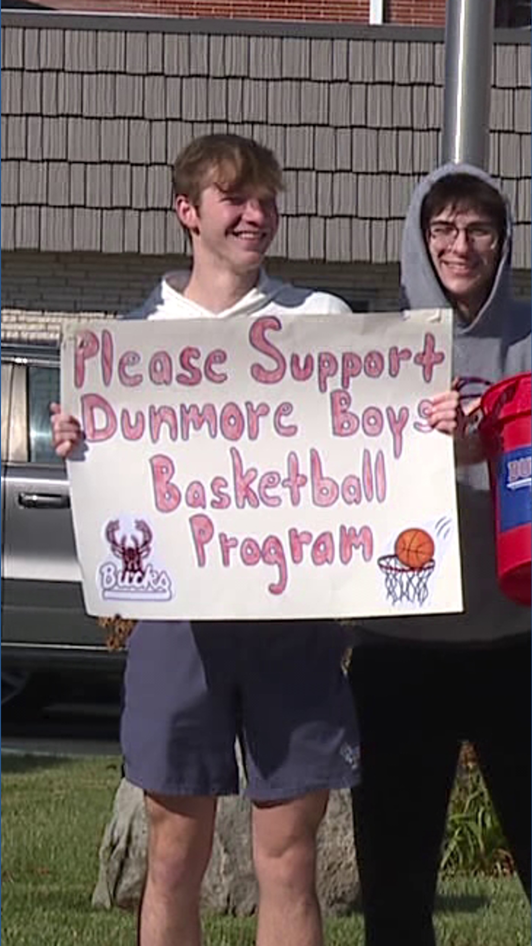 Dunmore basketball team raises funds for the game they love | wnep.com