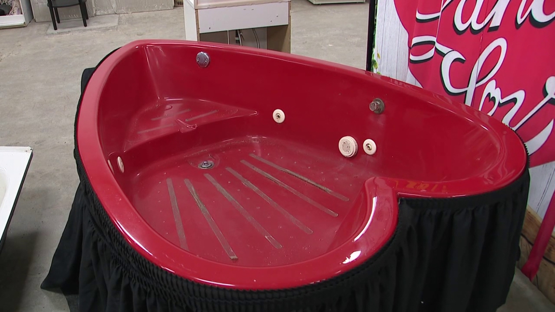 Iconic heart-shaped tub up for grabs in Monroe County | wnep.com