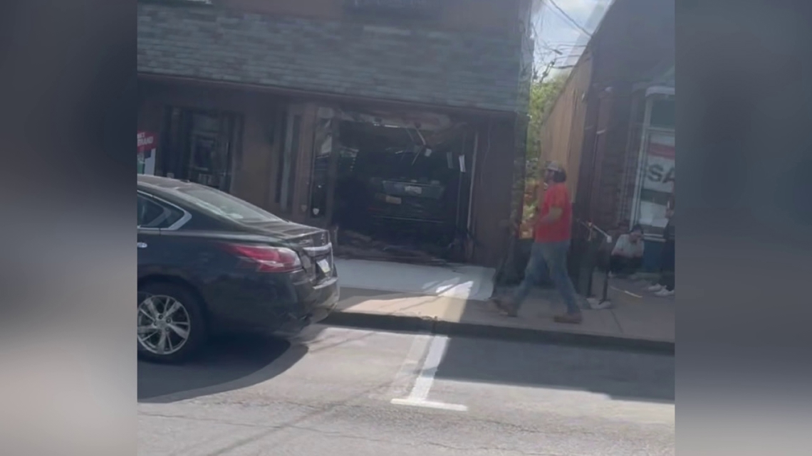 Crash crashes into hair salon in Mount Pocono | wnep.com