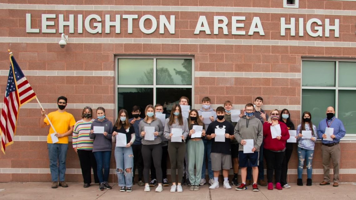 Lehighton Area students write letters to veterans in Carbon Co. | wnep.com