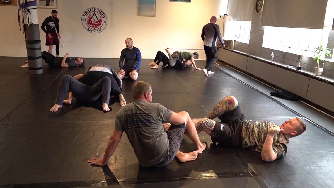 Law enforcement learn self-defense through the art of Jiu-Jitsu in ...