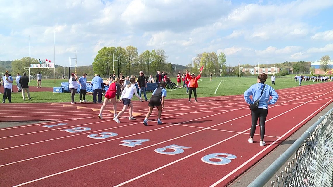 Unified Track and Field Team holds event in Dallas | wnep.com