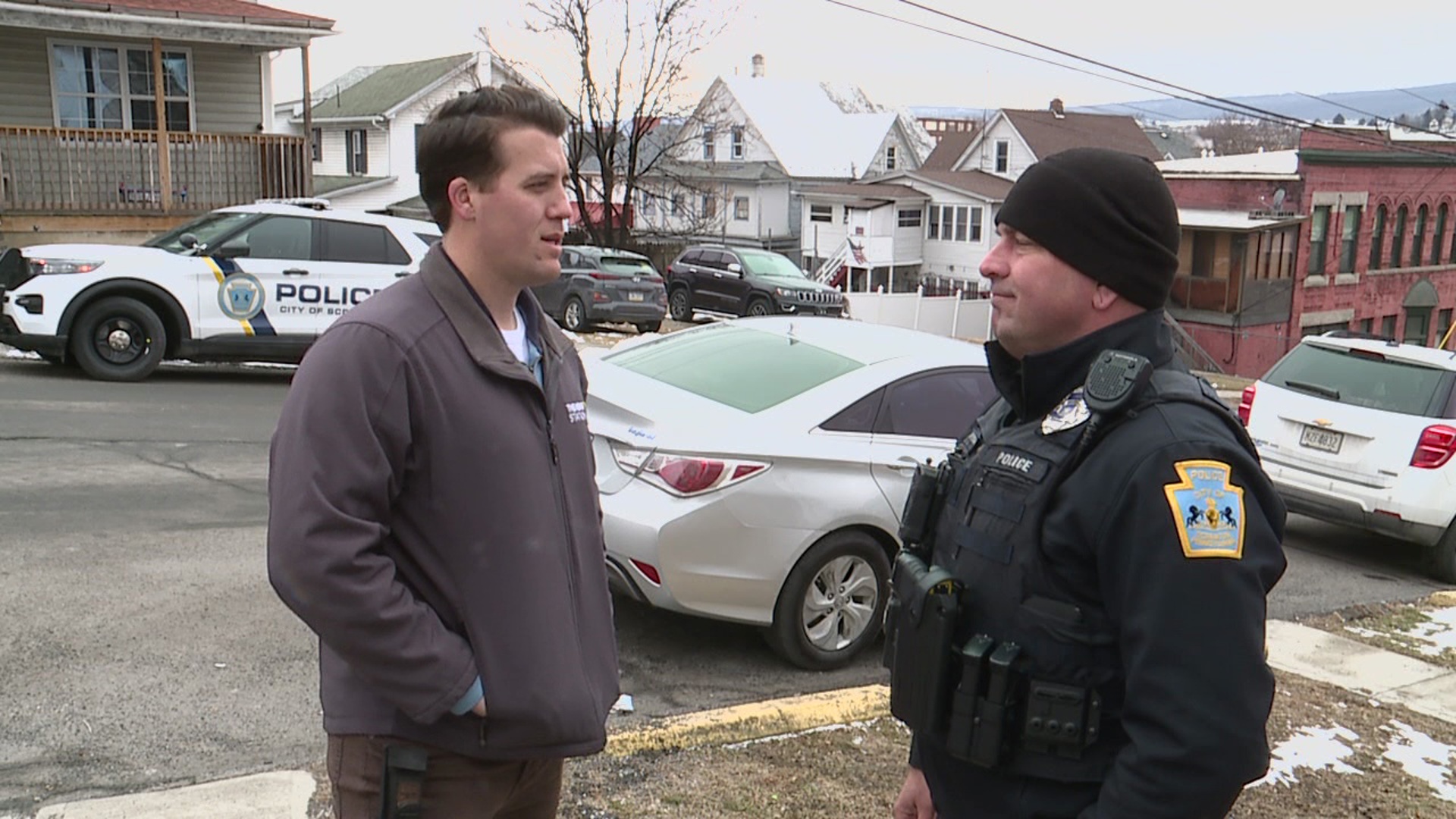Police officer helps save DPW worker's life in Scranton | wnep.com