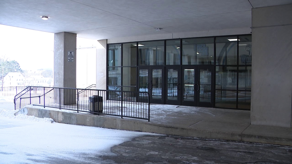 G.A.R. Middle School opens its doors for those in need to keep warm ...