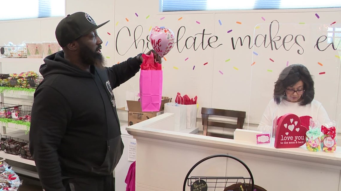 Picking up last-minute sweets for Valentine's Day | wnep.com