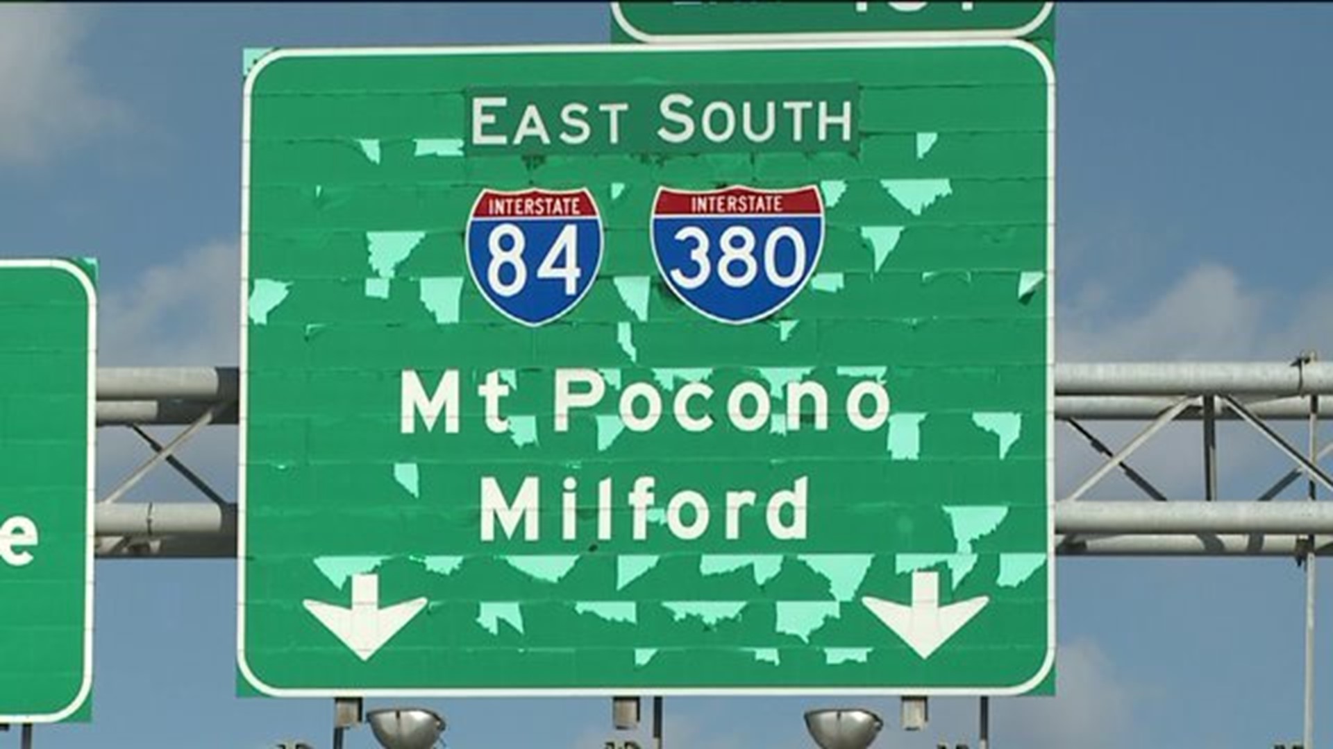 PennDOT to Replace Peeling Signs | wnep.com