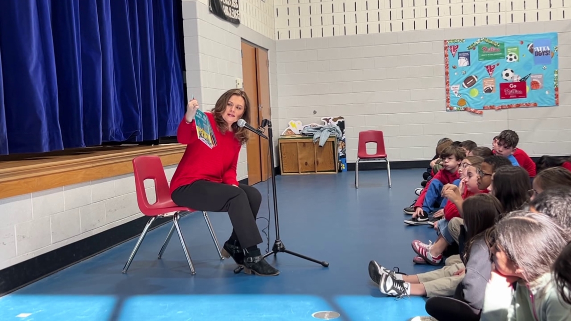 Newswatch 16's Mindi Ramsey reads to students in Lackawanna County | wnep.com