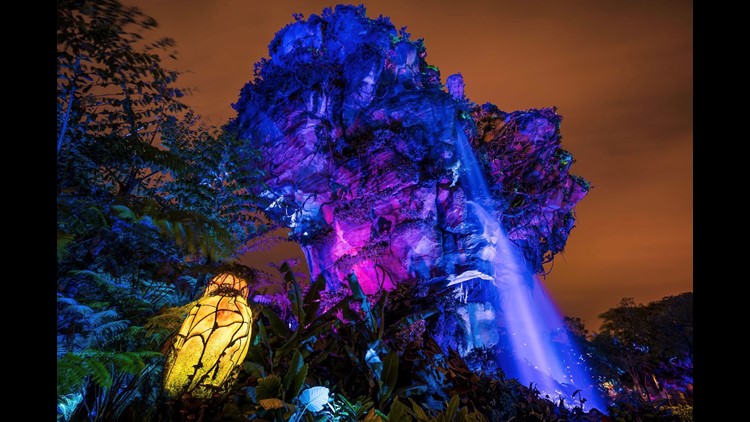 13 stunning photos of Disney’s ‘Pandora: The World of Avatar’ at night ...