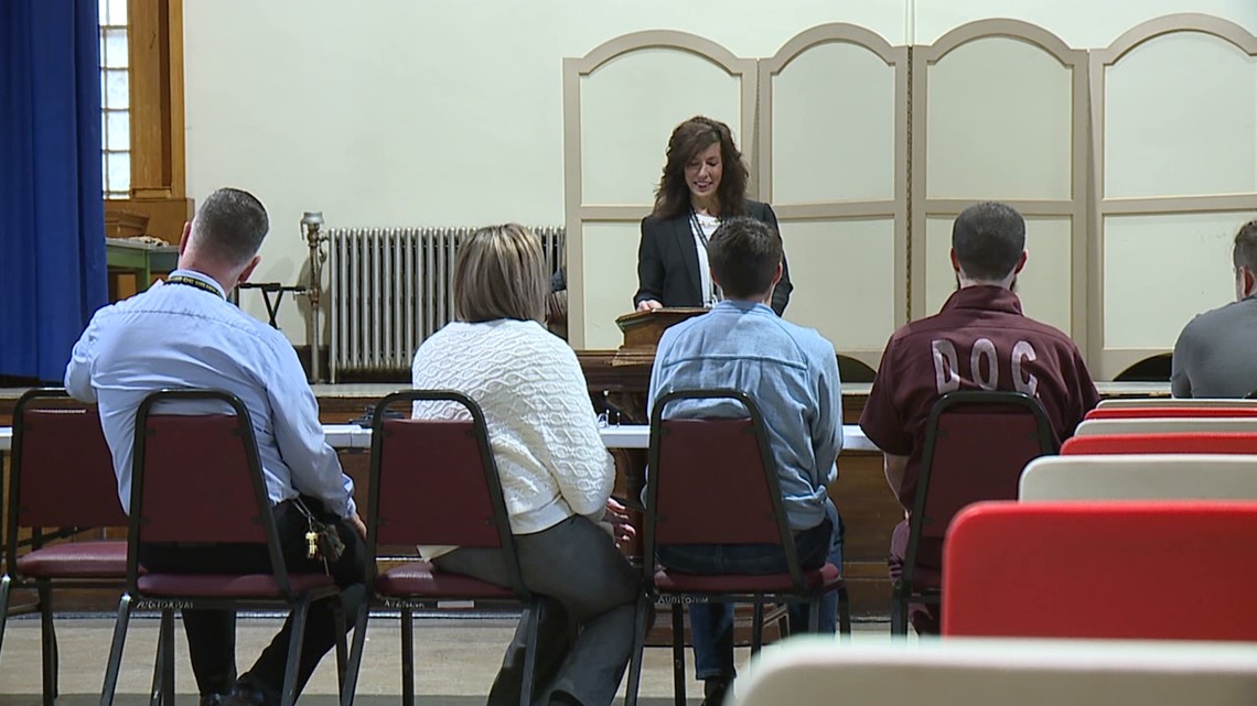 Keystone students, Waymart inmates share education experience | wnep.com