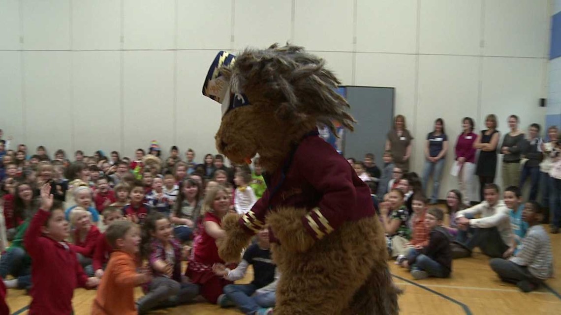 Students Get Furry Visit from SWB RailRiders Mascot | wnep.com