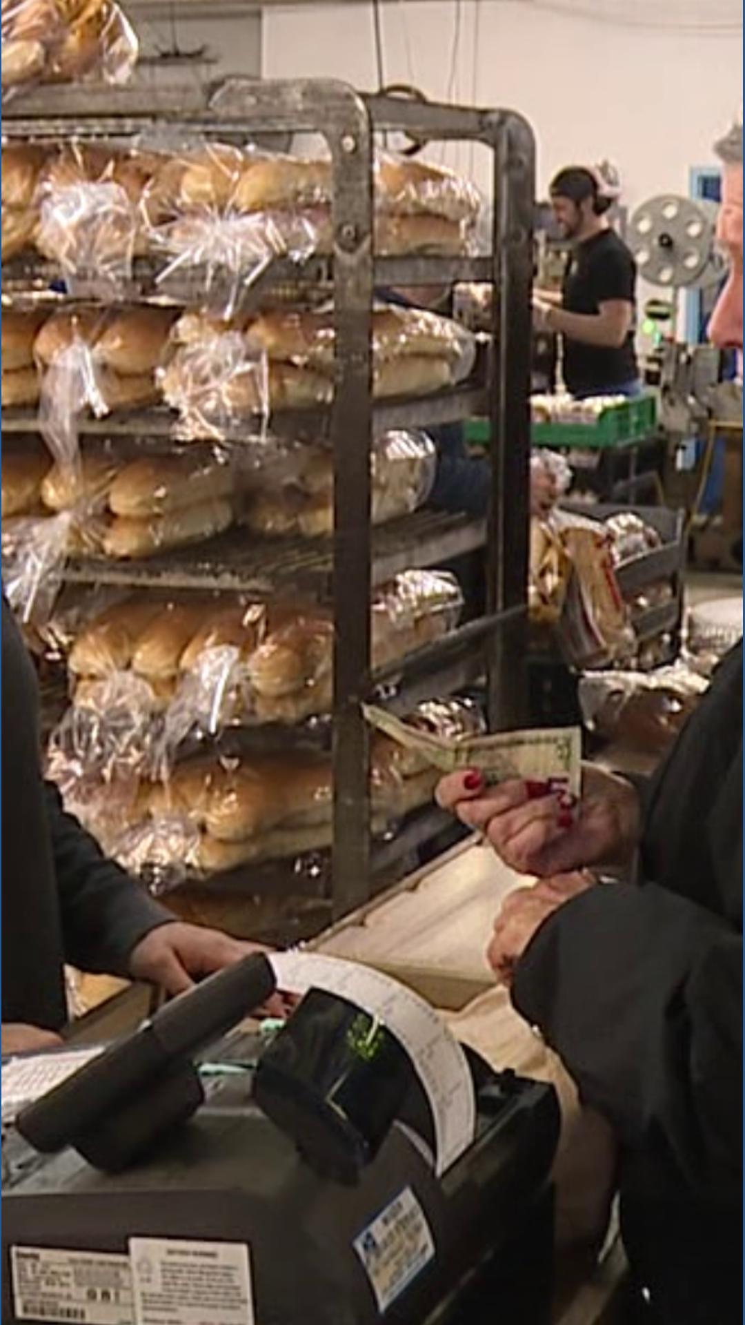 Crowds flock to National Bakery in Scranton for Christmas Eve dinner ...