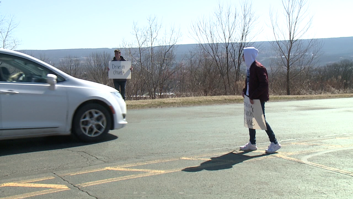 Church members worship from their cars | wnep.com