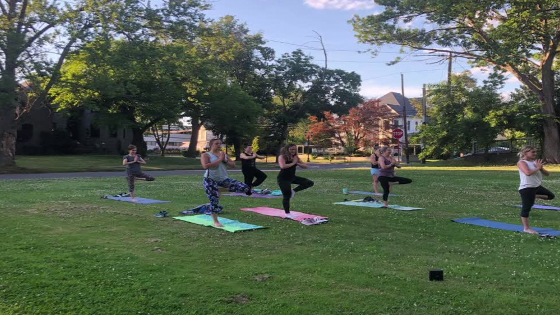 Dwindling daylight makes for creative yoga | wnep.com