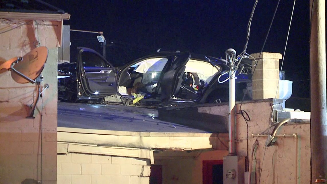 Wild wreck leaves car on roof of restaurant in Snyder County | wnep.com
