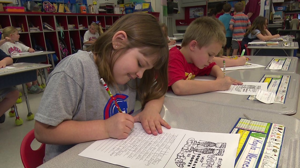Students in Schuylkill County Write Letters for Deployed Troops | wnep.com