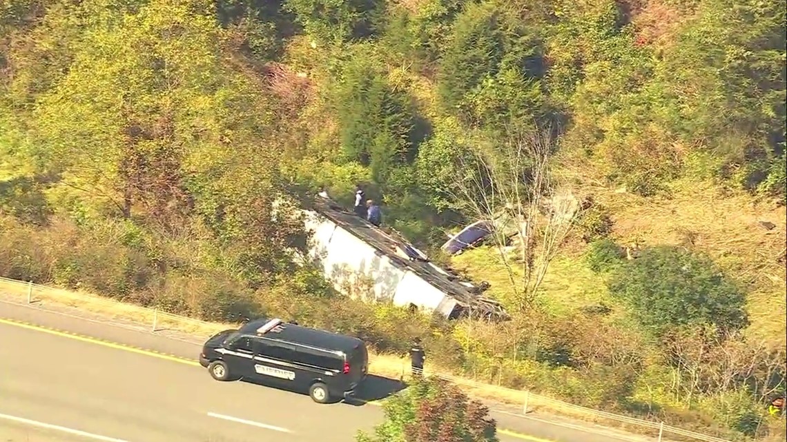 2 killed, dozens injured in bus crash on I-84 in Orange County, NY ...