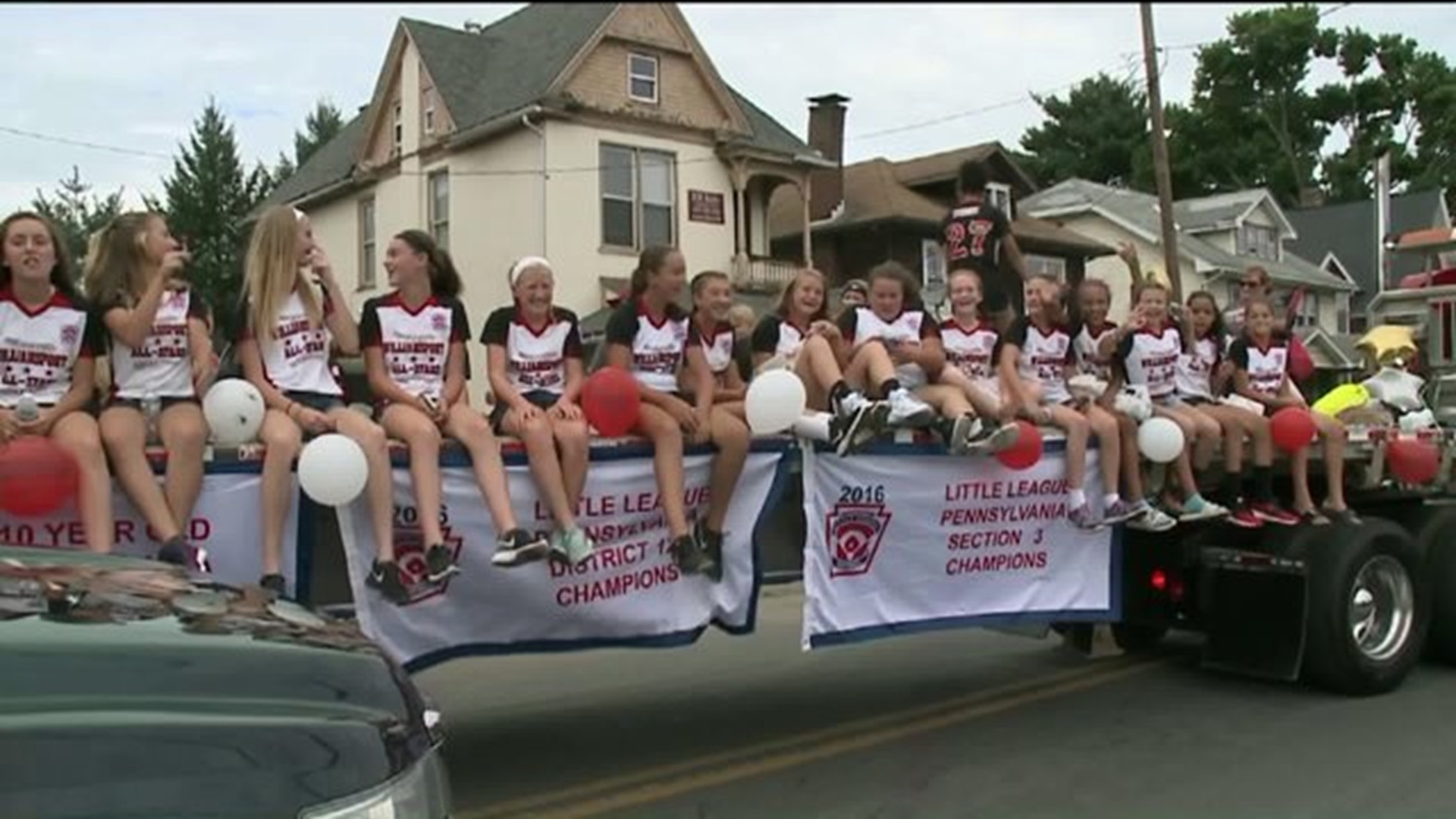 Grand Slam Parade Kicks Off in Williamsport | wnep.com