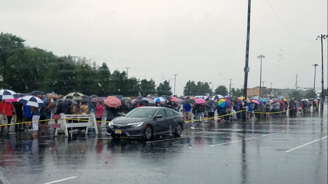 Long Lines in the Rain Await President Trump | wnep.com