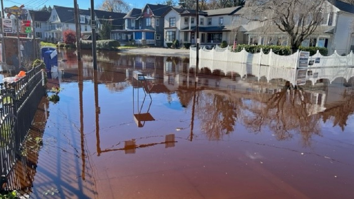 Water floods streets in Scranton | wnep.com